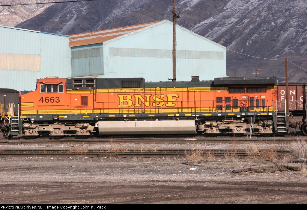 BNSF 4663